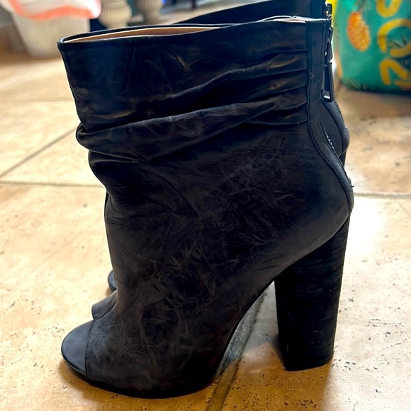 Chinese Laundry | Shoes | Chinese Laundry Grey Booties 75 | Poshmark